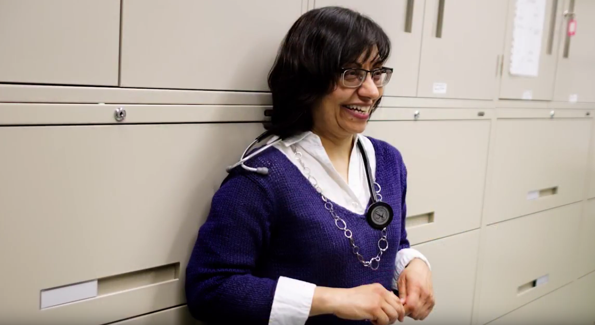 Une enfant réfugiée grandit et devient médecin de famille - HCR Canada