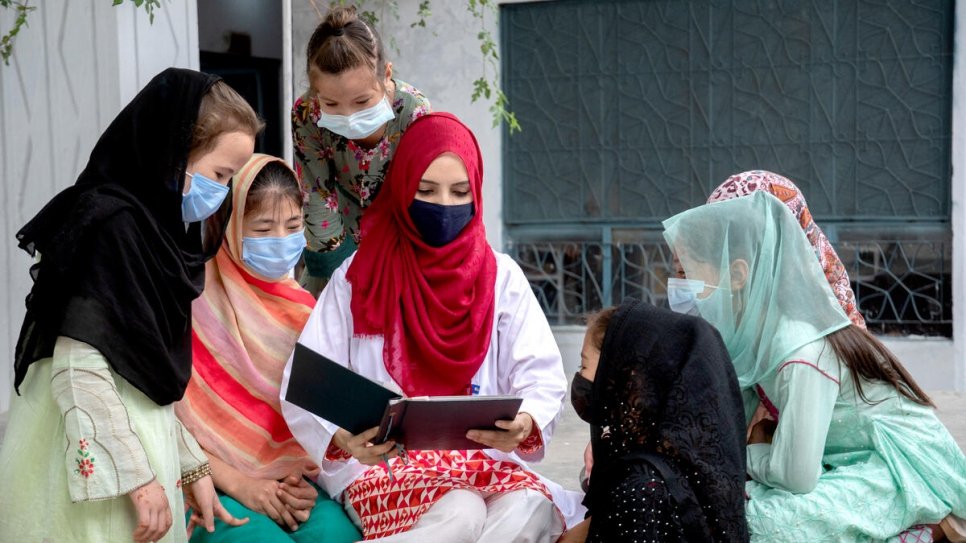 UNHCR: Afghan refugee doctor dares women and girls to dream